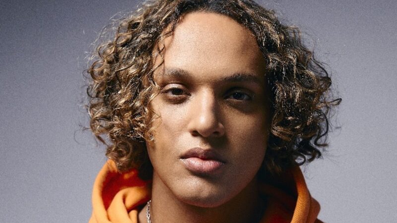 Brando fusiona géneros y conecta con México