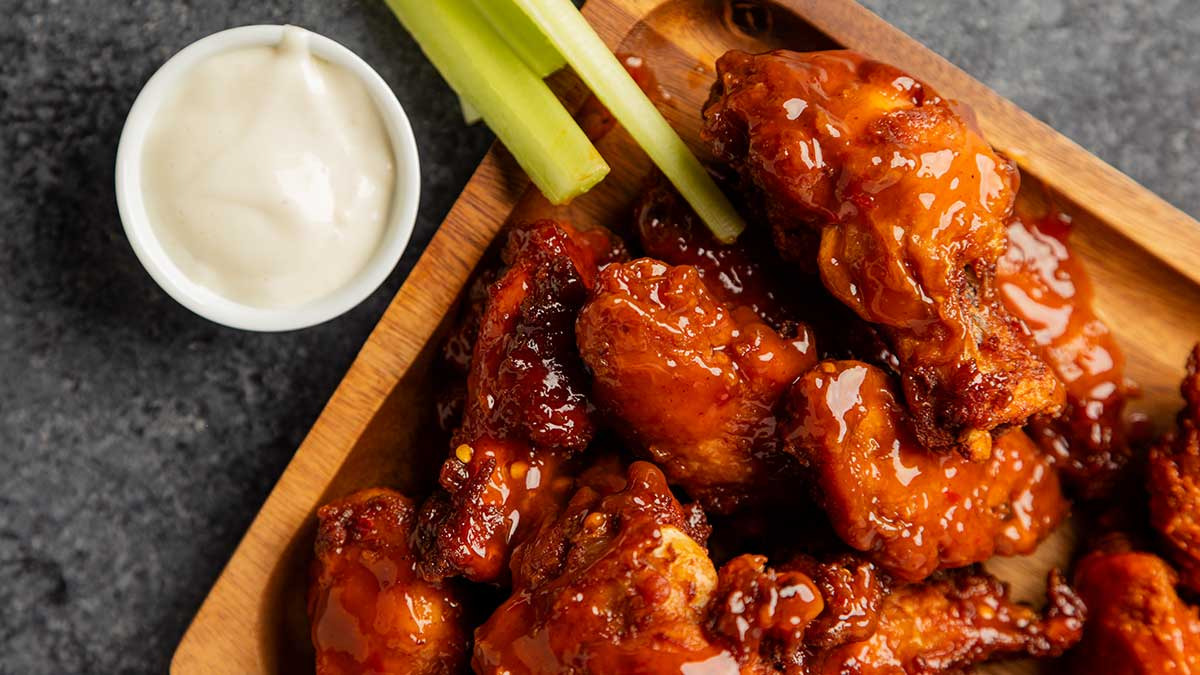 Alitas de pollo: conoce la historia detrás de esta botana - UnoTV