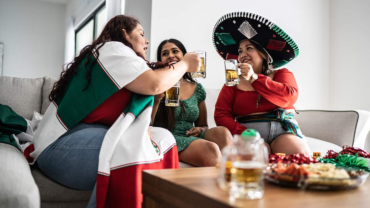 Cerveza: ¿Por qué se le dice “chela” en México? - UnoTV