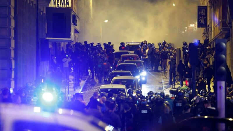 Violencia en Francia no acaba, hay más de 700 detenidos- UnoTV Violencia en Francia no acaba, hay más de 700 detenidos- UnoTV