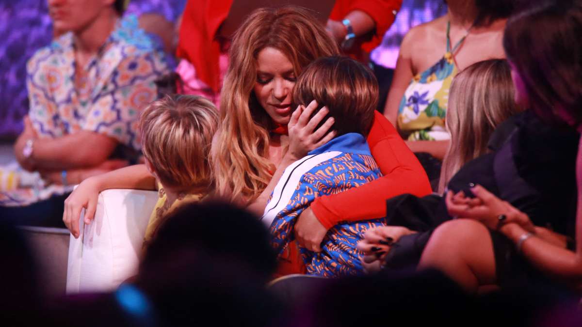 Shakira y su poderoso discurso junto a sus hijos Milan y Sasha en los Premios Juventud 2023