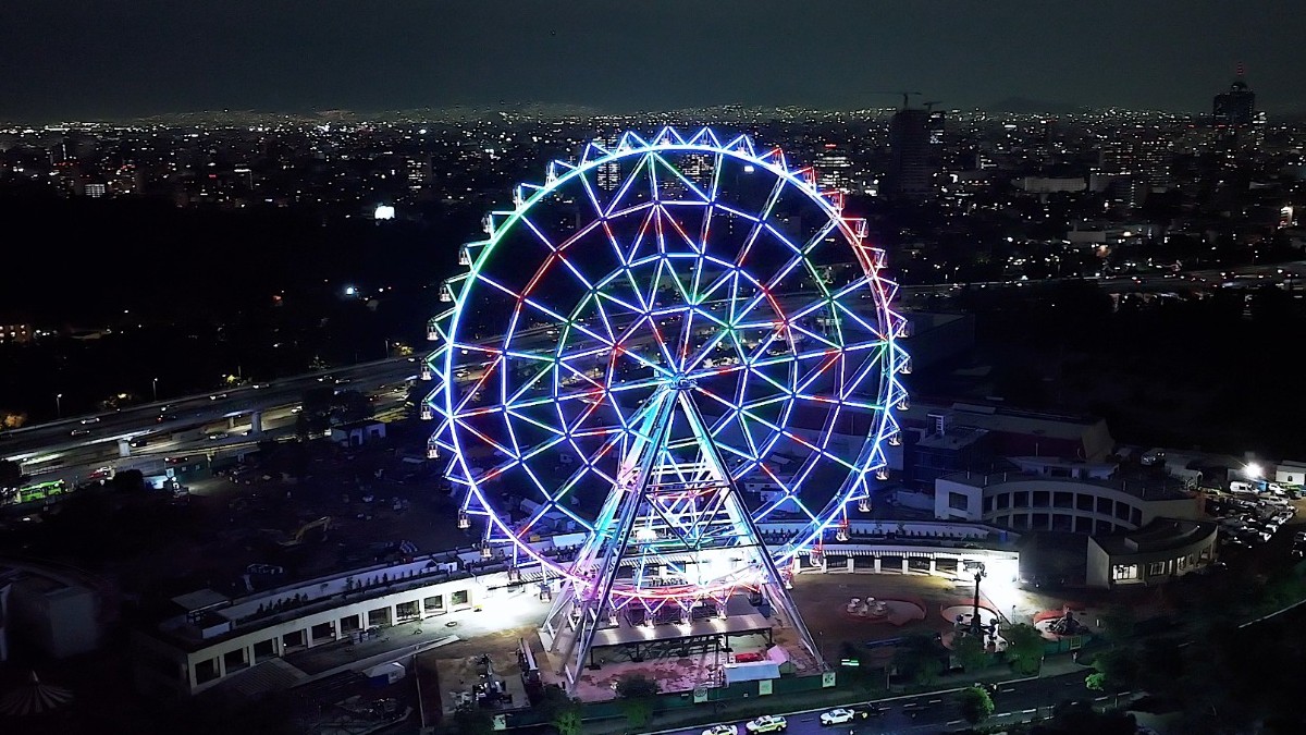 Aztlán 360: así se ilumina la rueda de la fortuna más grande