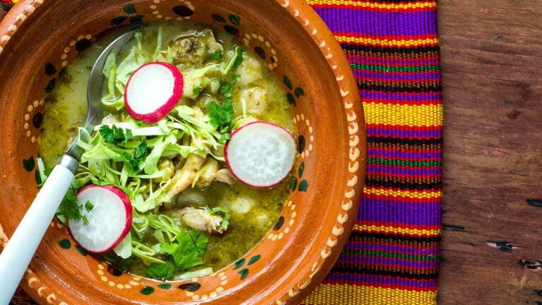 ¿Cómo se hacía el pozole en la antigüedad? - UnoTV