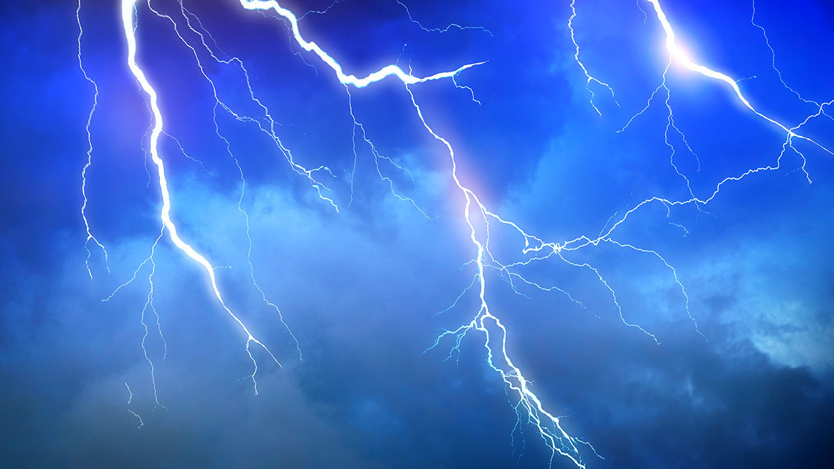 En India se registra la caída de 61 mil rayos; reportan muertes - UnoTV