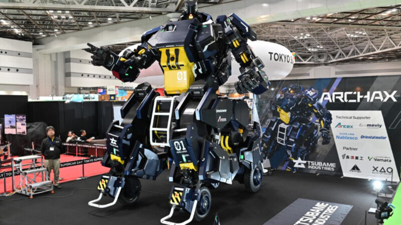 Archax: así es el robot gigante que se maneja desde el interior