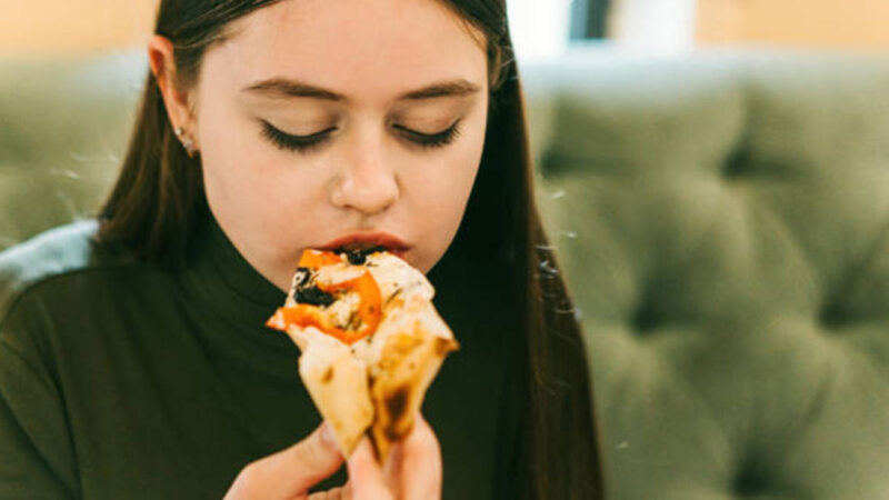 Cuántas veces debes masticar un bocado antes de ingerirlo - UnoTV