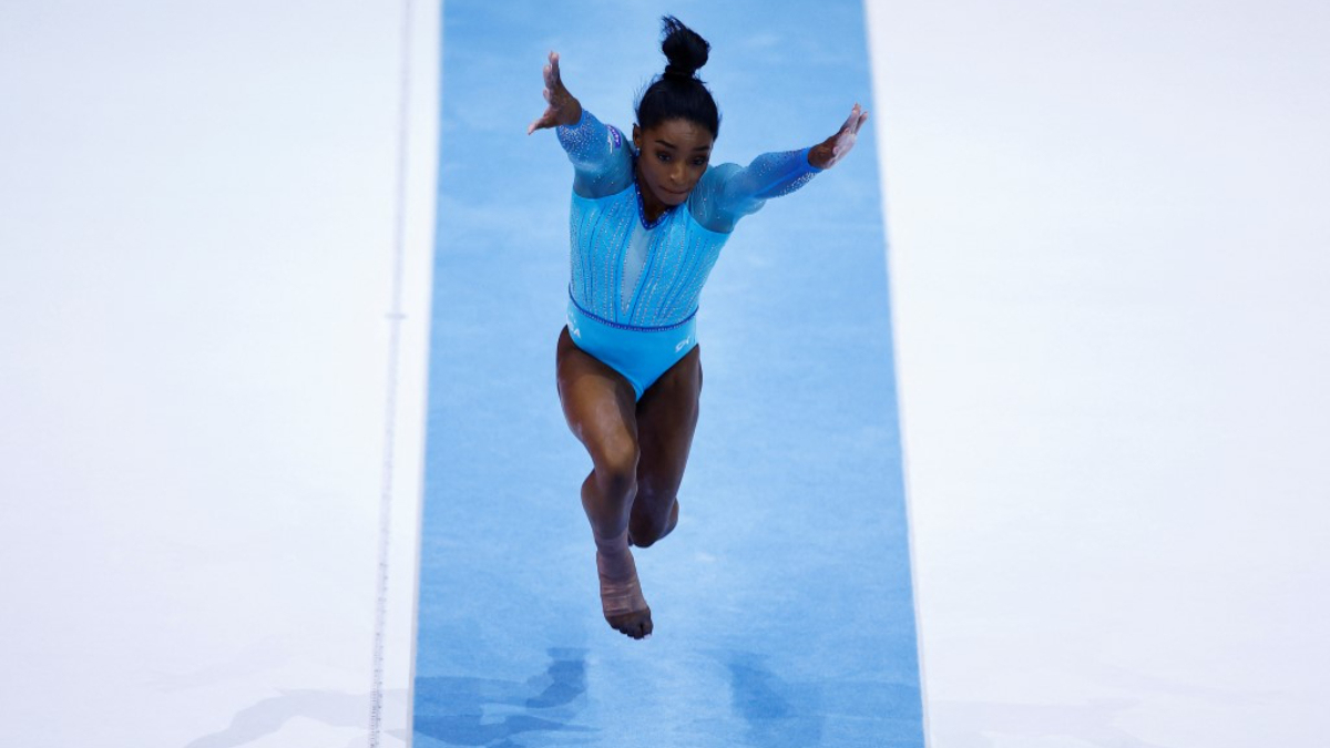 Simone Biles, la primera mujer que hace el doble salto Yurchenko en un ...