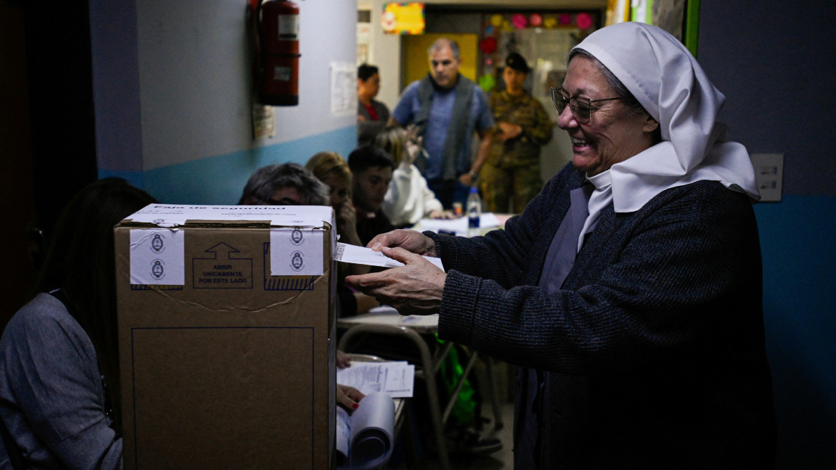 Argentina busca salida en reñidas elecciones presidenciales entre ...