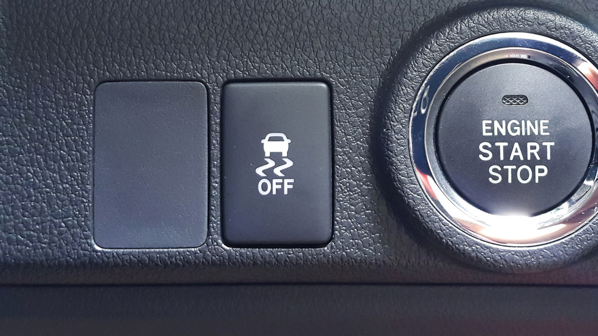 10 botones y símbolos confusos en el tablero de un coche - UnoTV