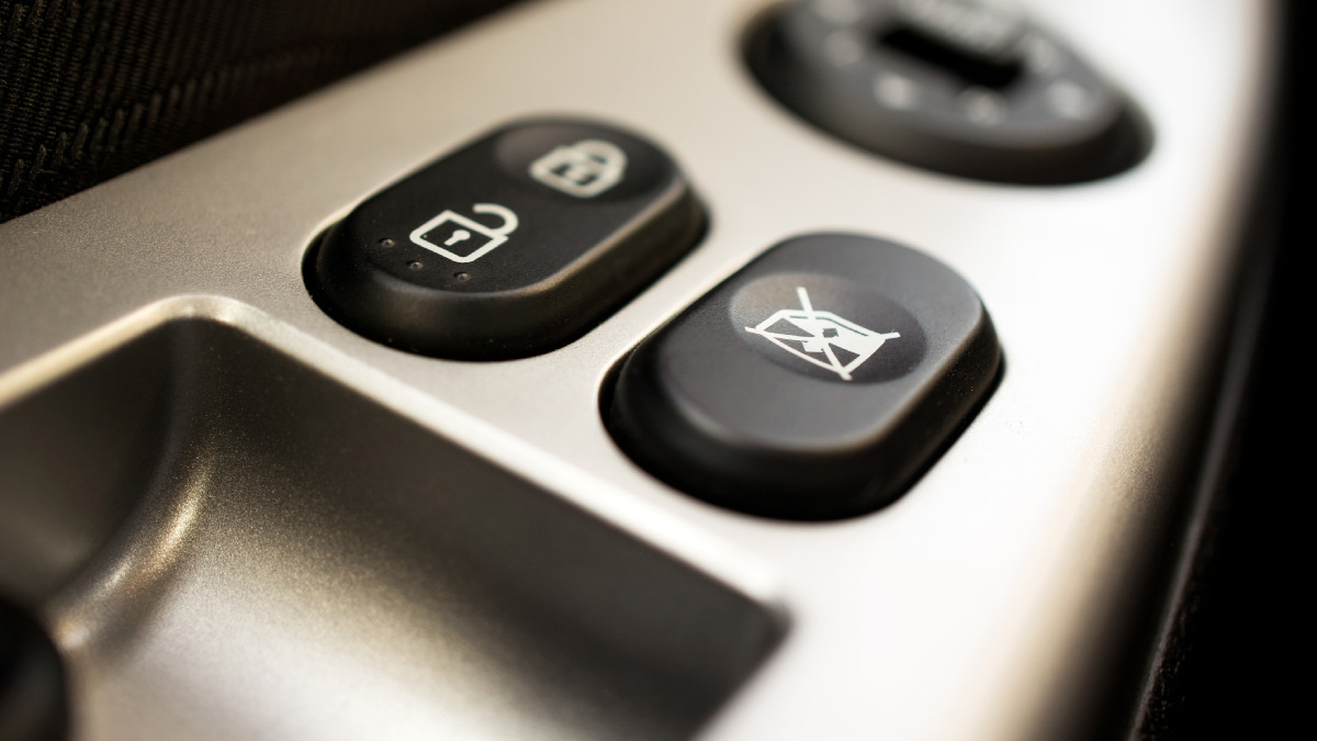 10 botones y símbolos confusos en el tablero de un coche - UnoTV