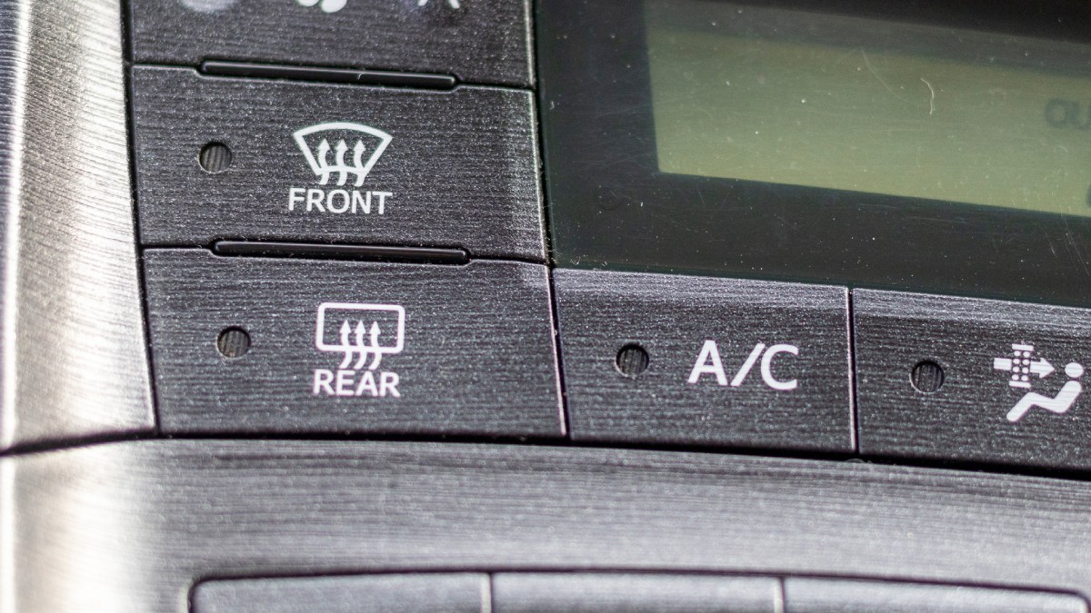 10 botones y símbolos confusos en el tablero de un coche - UnoTV