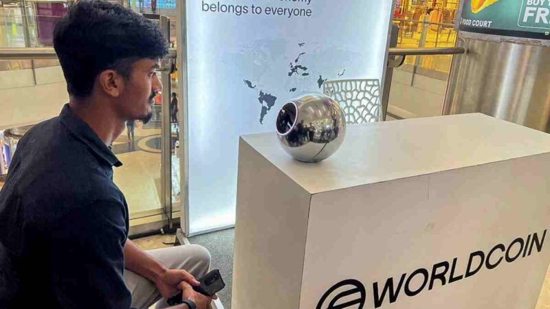 Worldcoin, alertan por este dispositivo que escanea tu iris - UnoTV