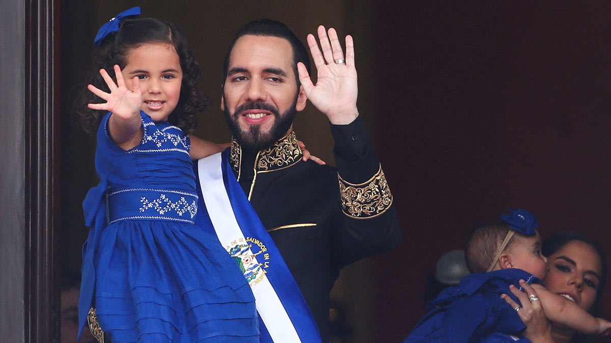 Hija de Bukele se roba los corazones durante investidura - UnoTV