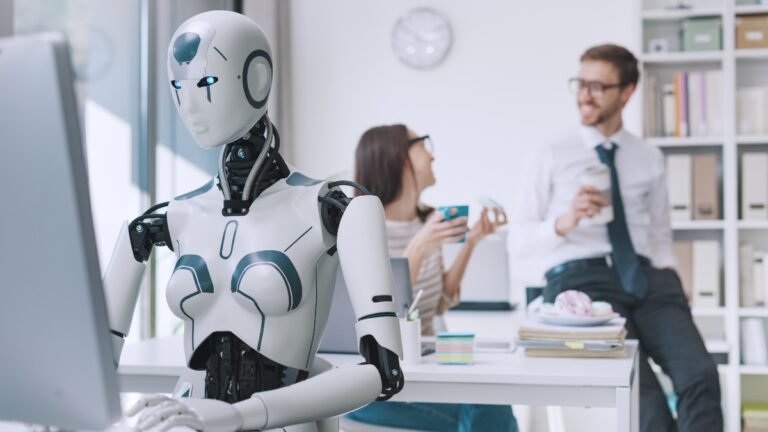 Ventajas y desventajas de usar la IA en el trabajo, según expertos - UnoTV Ventajas y desventajas de usar la IA en el trabajo, según expertos - UnoTV