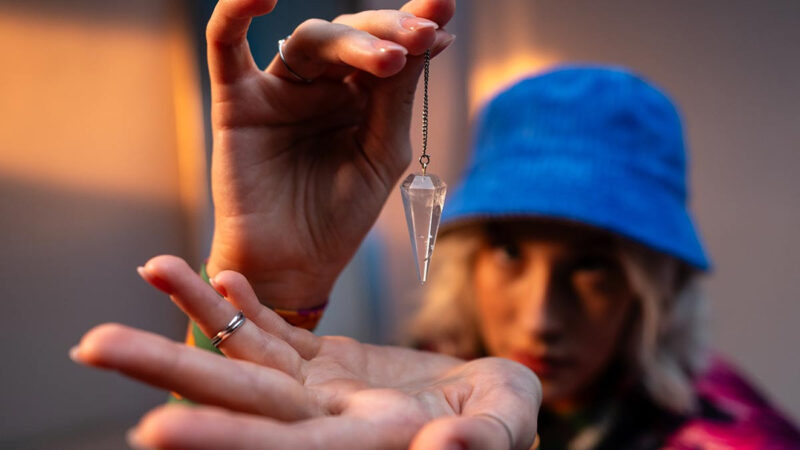 ¿Qué es el péndulo humano? Ritual que se ha hecho viral en TikTok - UnoTV