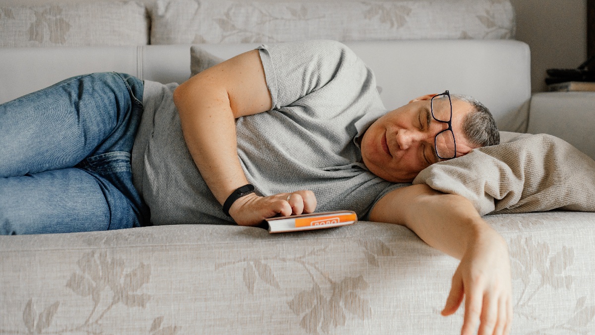 ¿La posición para dormir influye en el riesgo de desarrollar alzheimer? - UnoTV