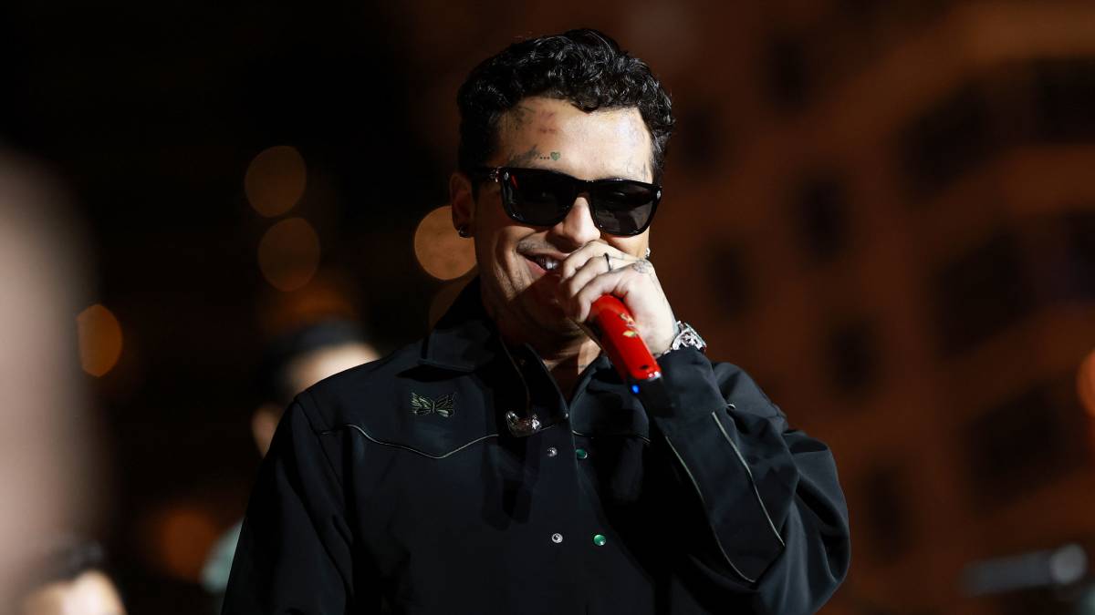 Christian Nodal hace historia en Harvard: recibe reconocimiento - UnoTV