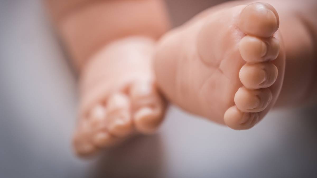 ¡Otra vez! Captan a mujer abandonar a bebé recién nacida en calles de Tecámac - UnoTV