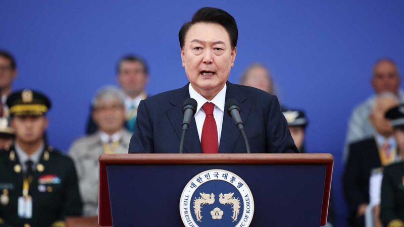 Presidente surcoreano ofrece disculpas y deja su futuro en manos de su ...