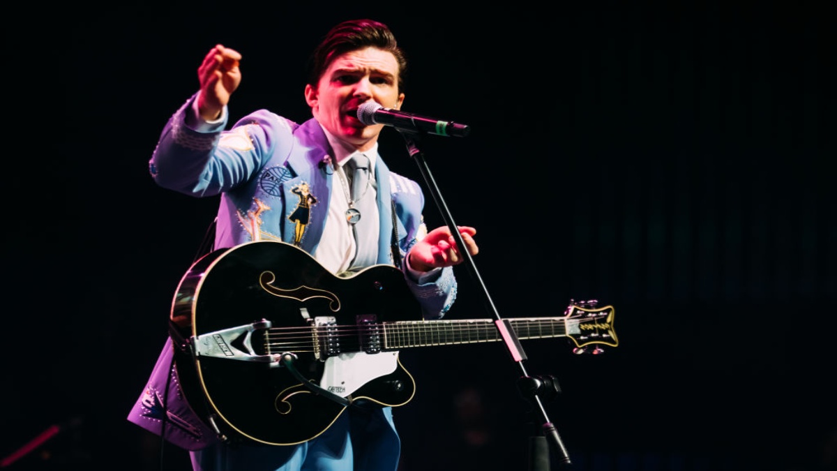 ¿A qué hora empieza el concierto de Drake Bell en la Feria de Todos los ...