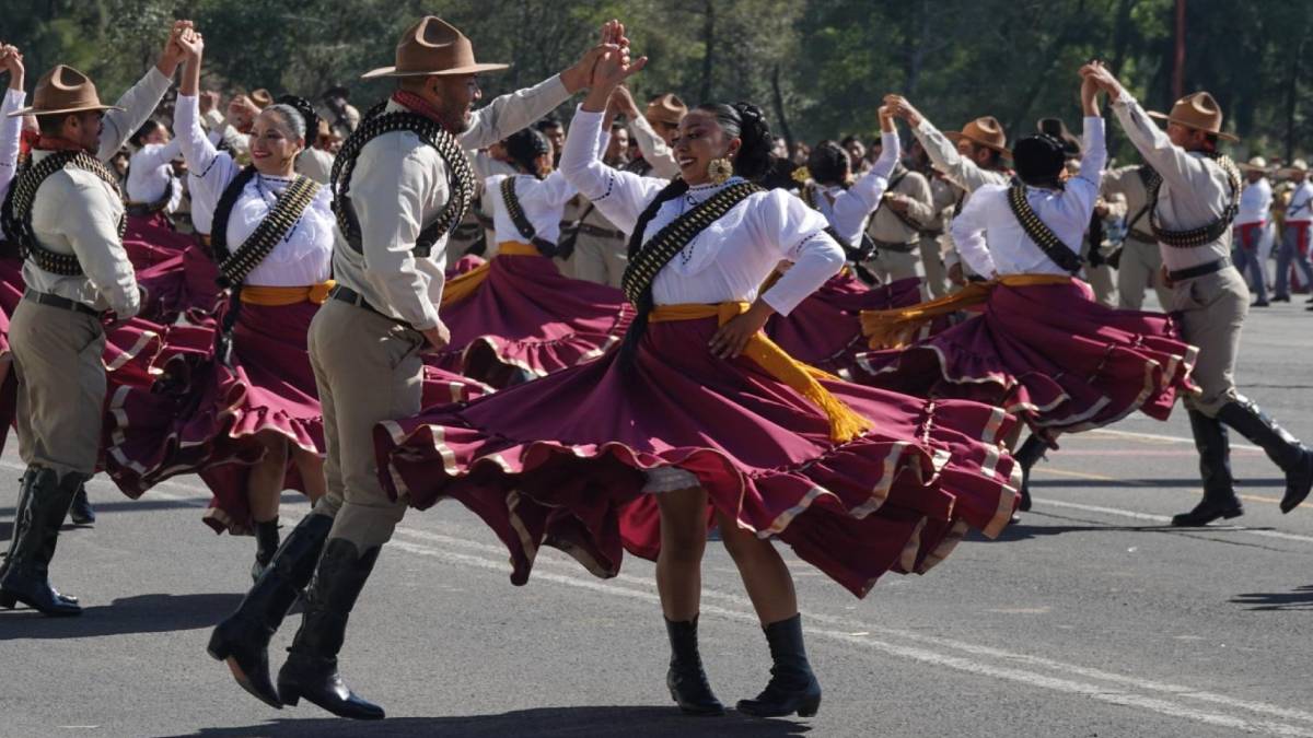 Listas las tropas para el desfile cívico militar del 20 de noviembre por el aniversario de la ...
