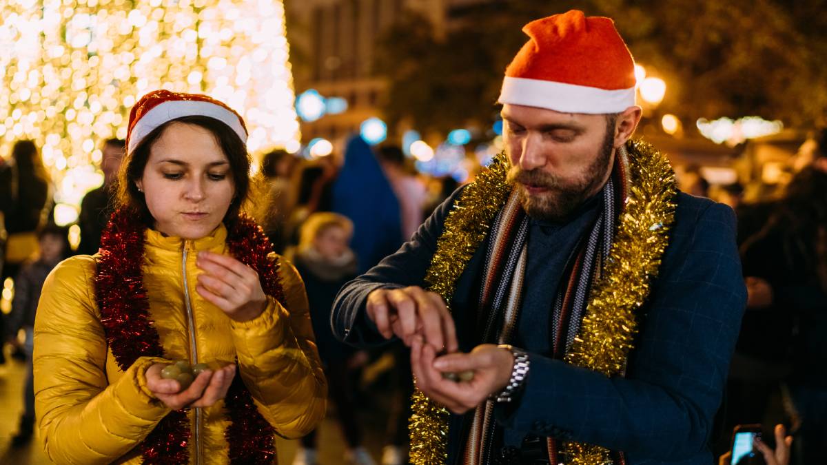 Uvas rojas o verdes: significado y cómo se comen en Año Nuevo - UnoTV