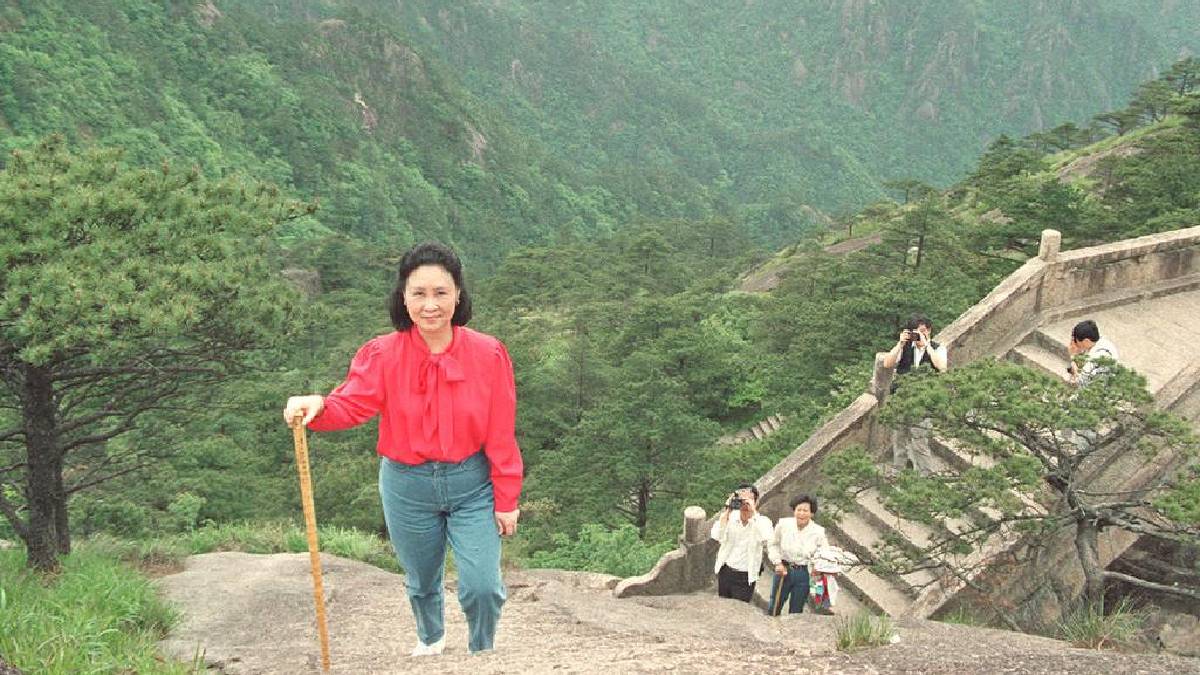 Quién era Qiong Yao, la escritora que definió el romance en chino - UnoTV