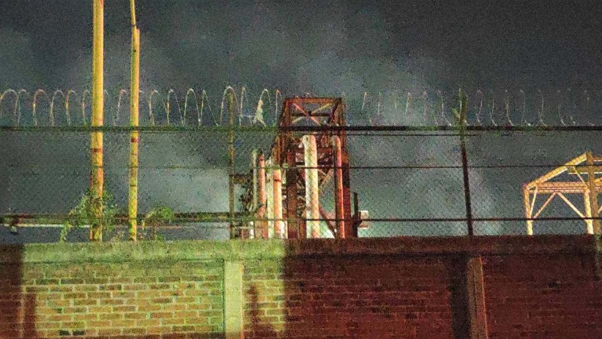 Incendio dentro de la refinería de Pemex en Salamanca- UnoTV