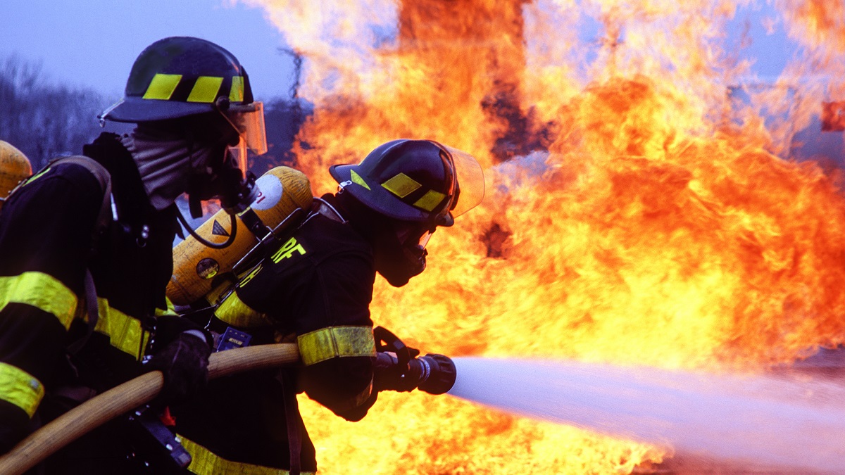 Incendio en Altamira, Tamaulipas, sigue fuera de control y afecta ...