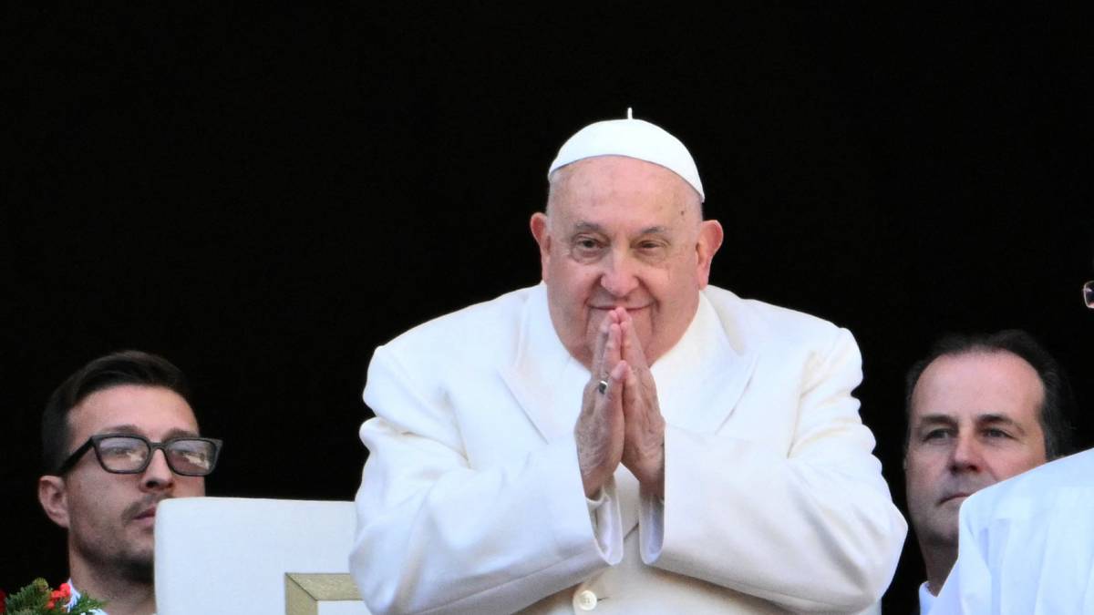 El estado de salud del Papa Francisco sigue siendo "crítico pero estable", informa el Vaticano ...