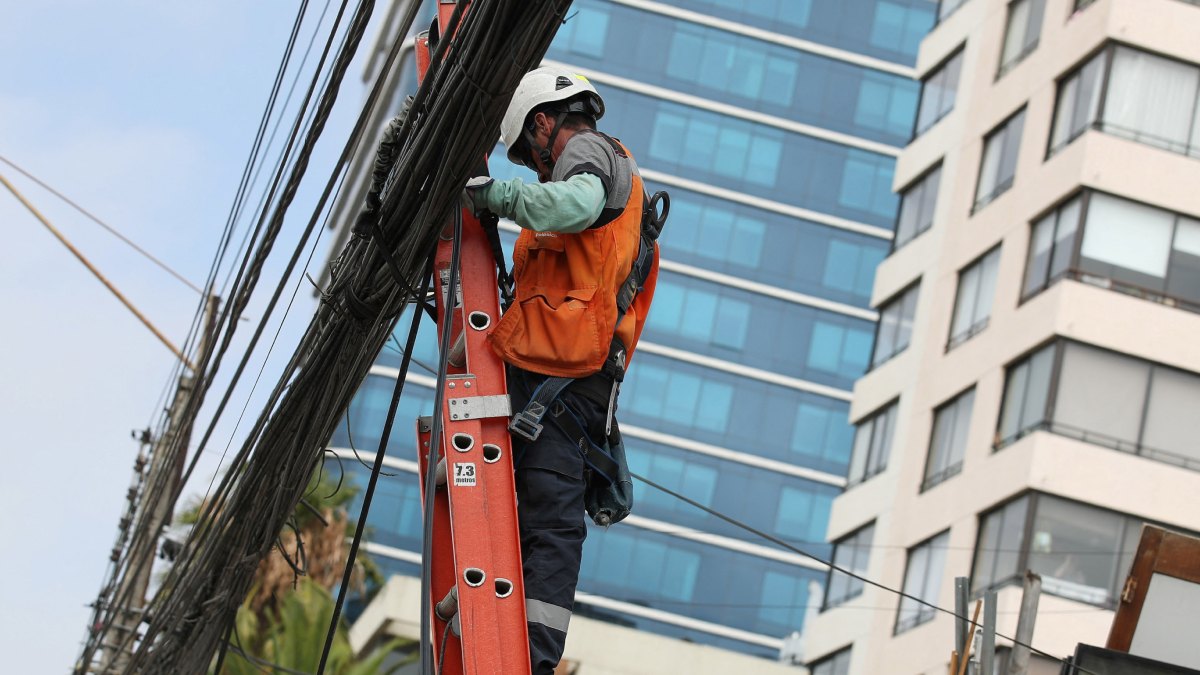 Se registra apagón masivo en Chile; impone estado de excepción y toque ...