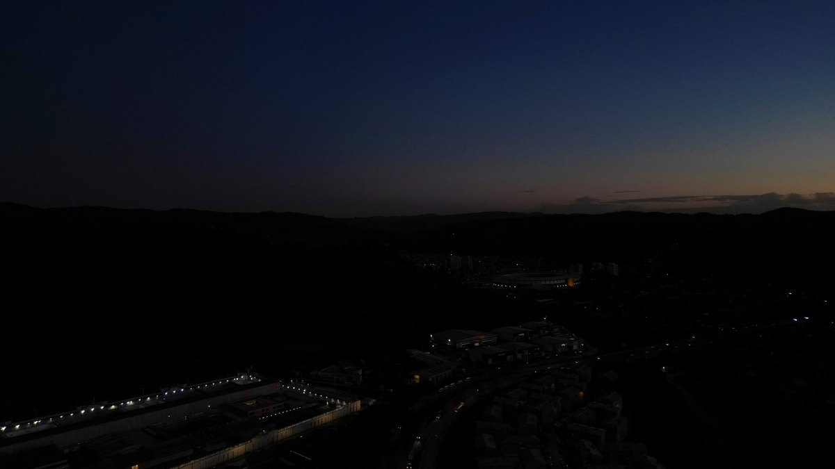 Se registra apagón masivo en Chile; impone estado de excepción y toque ...