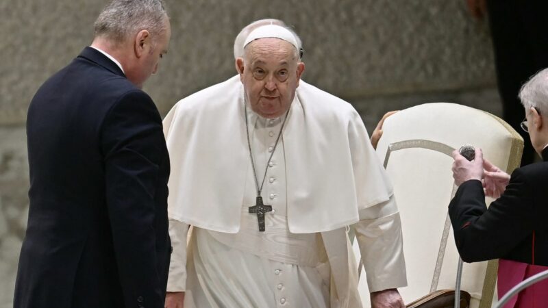 Papa Francisco pasa noche tranquila en medio de la creciente preocupación por su estado de salud ...