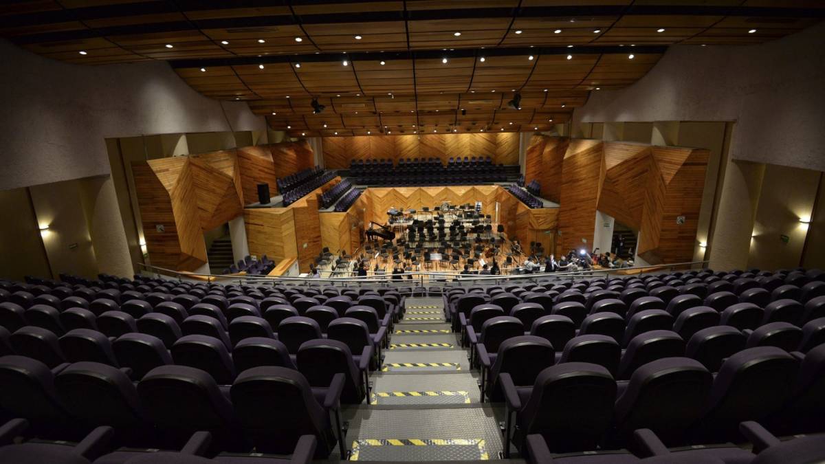 Enrique Bátiz: el director que revolucionó la música sinfónica en ...