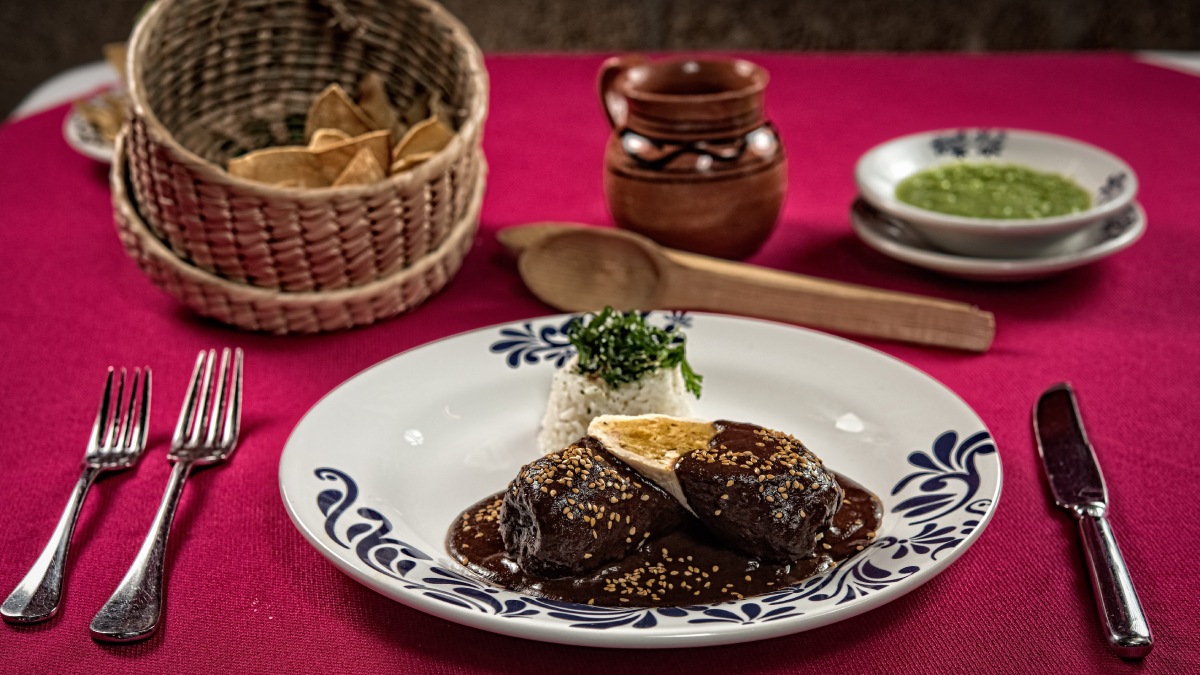 Mole poblano, entre las mejores salsas del mundo; así se hace - UnoTV