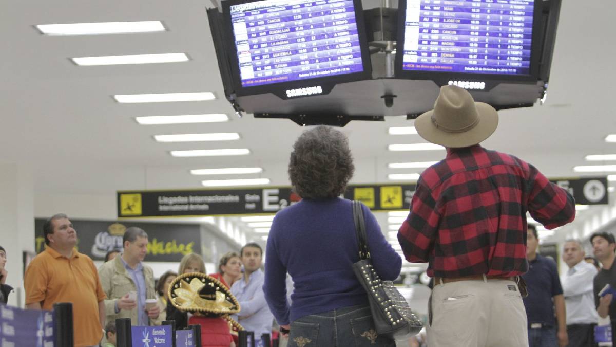 ¿Planeando tus vacaciones? Consejos para ahorrar en vuelos de avión ...
