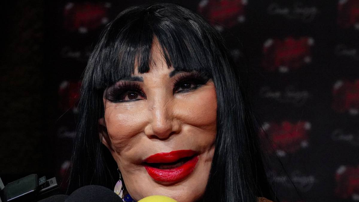 ¿Sí son muy parecidas? Lyn May tendría una doble que trabaja en el ...