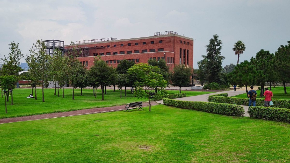 La historia del Parque Bicentenario, la ex refinería convertida en zona ...