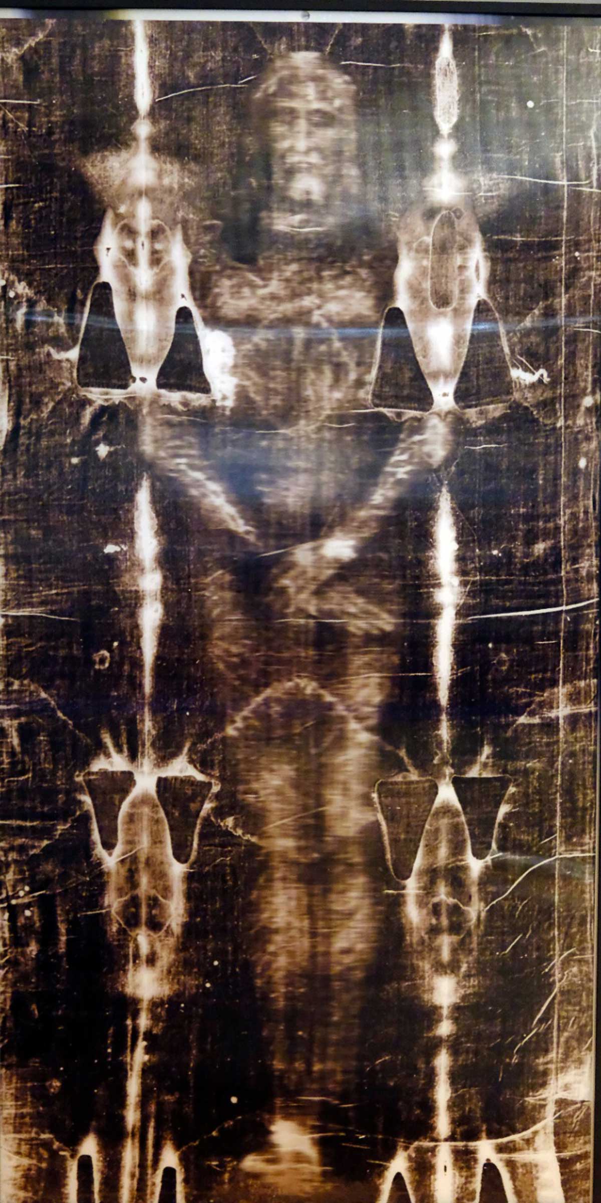 ¿Qué es la Sábana Santa de Turín, la tela que envolvió el cuerpo de ...