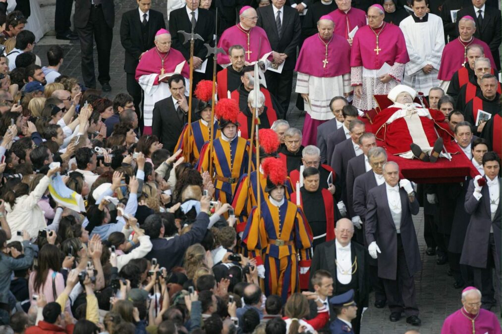 Funeral del Papa Francisco: diferencias con Juan Pablo II y Benedicto ...