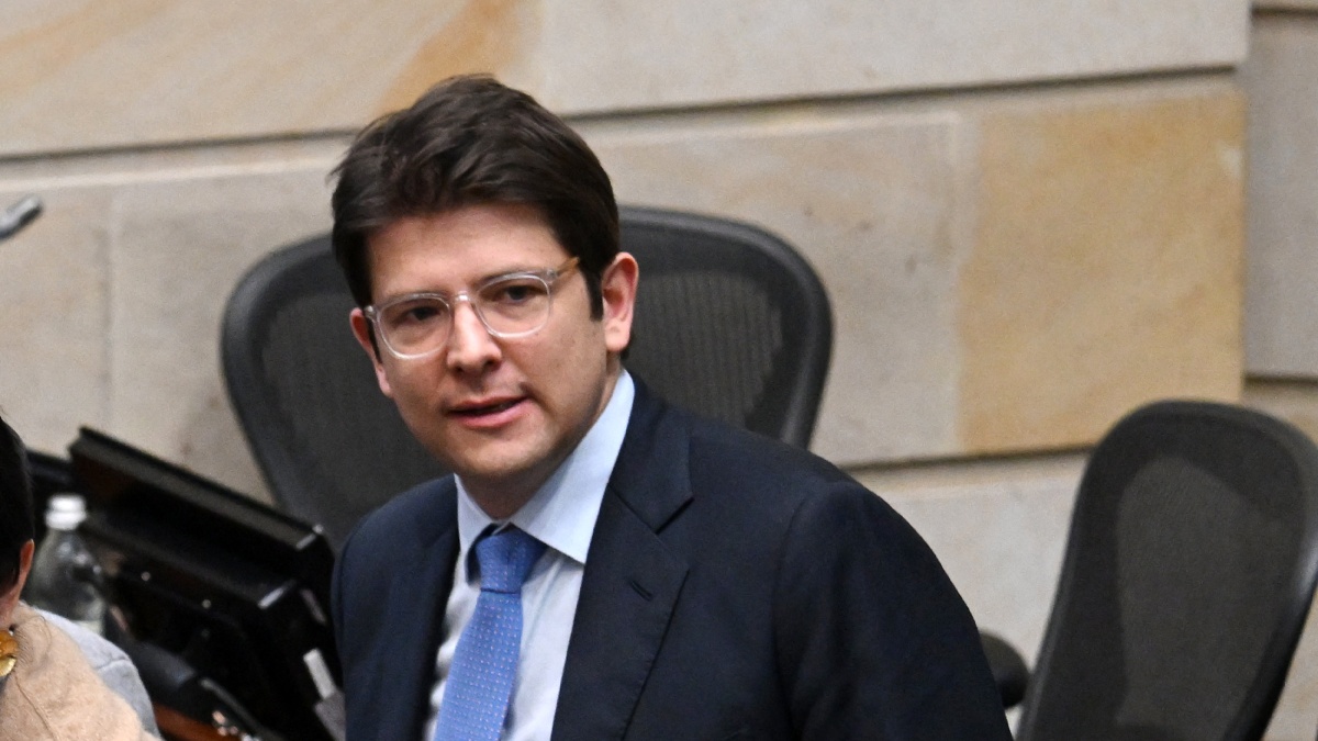 ¿Quién es Miguel Uribe, el político agredido a balazos en Colombia? - UnoTV