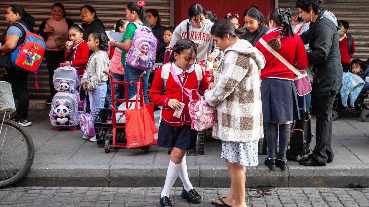 23.4 millones regresan a clases: fechas de puentes, festivos y ...