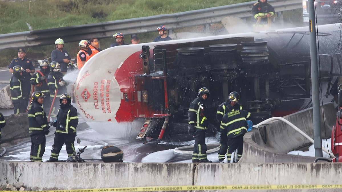 Sube a 8 el número de muertos por explosión de pipa de gas LP en ...