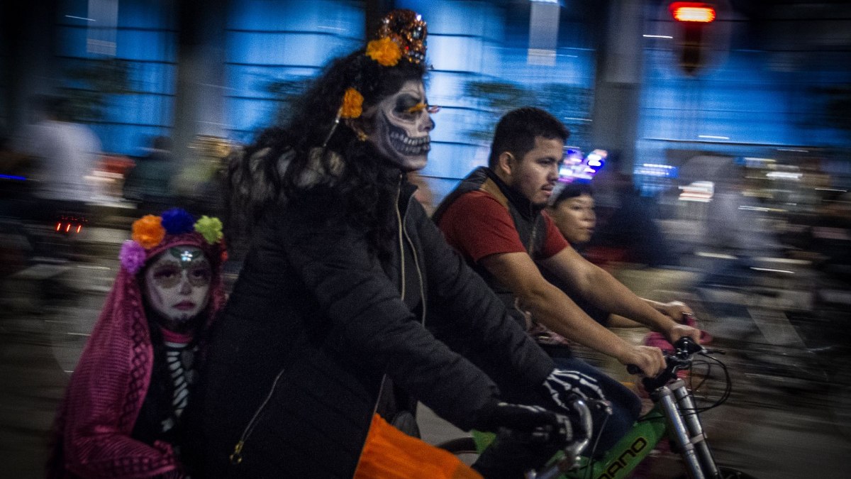 Paseo Nocturno “Muévete en Bici” de Día de Muertos en la CDMX: ruta ...