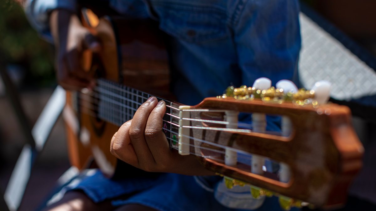 ¿Qué es Tiny Desk Concert y por qué es el escenario más deseado? - UnoTV